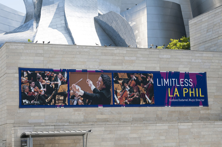 Large format building banners & architectural wraps | AGRetail